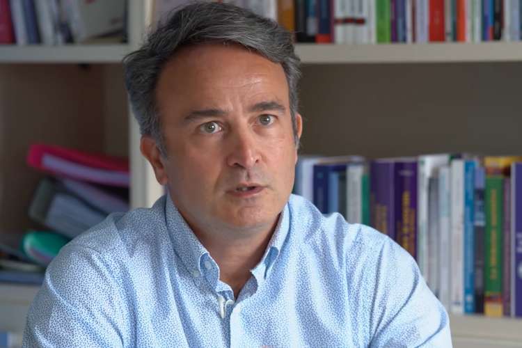 Dr. Pascal Sacré - ontslagen omdat hij een mening had | Artsen Voor ... Dr. Pascal Sacré - ontslagen omdat hij een mening had | Artsen Voor ...